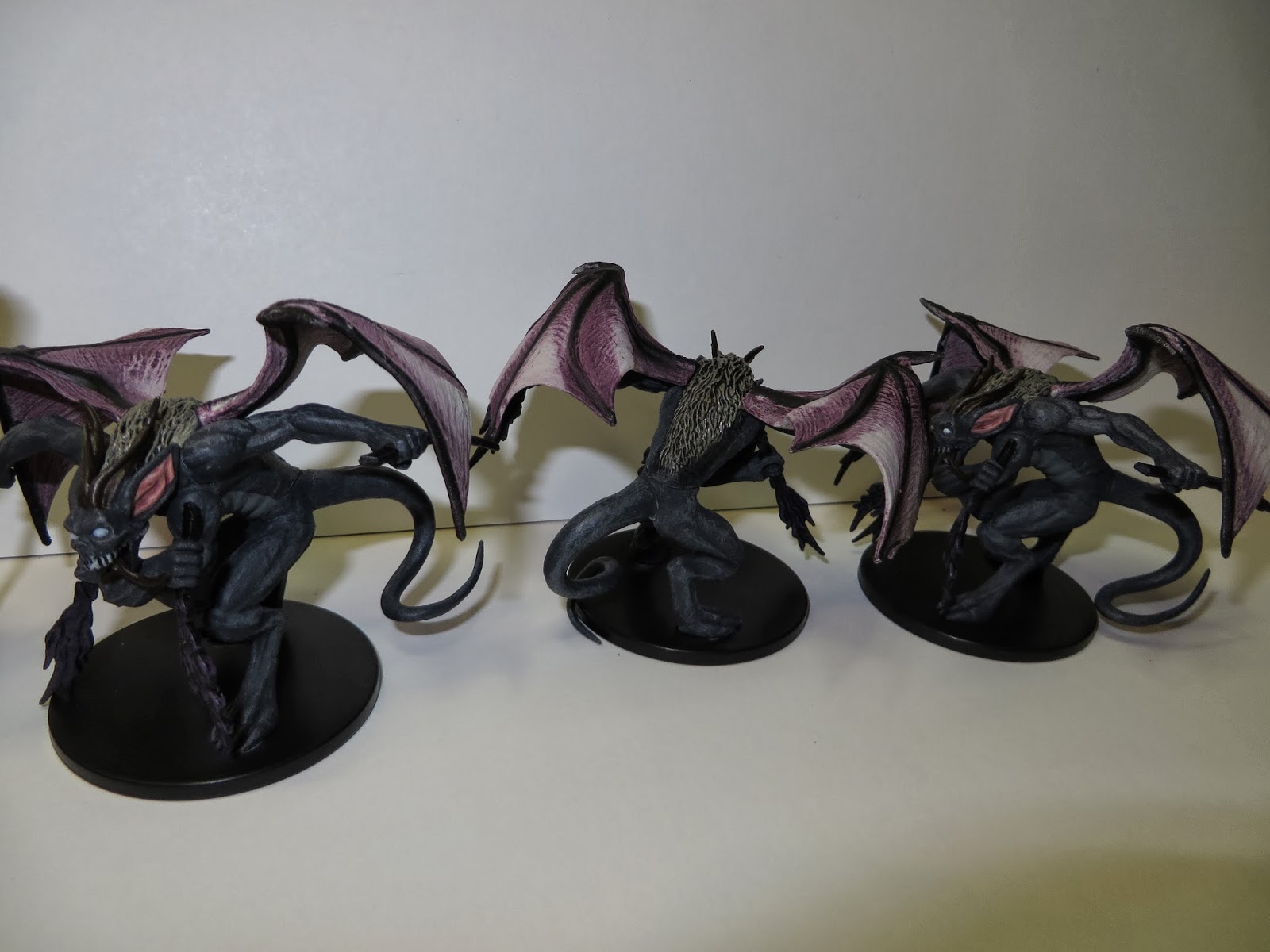 Real Minis: Pathfinder Battles wizkids Legends of Golarian in hand review