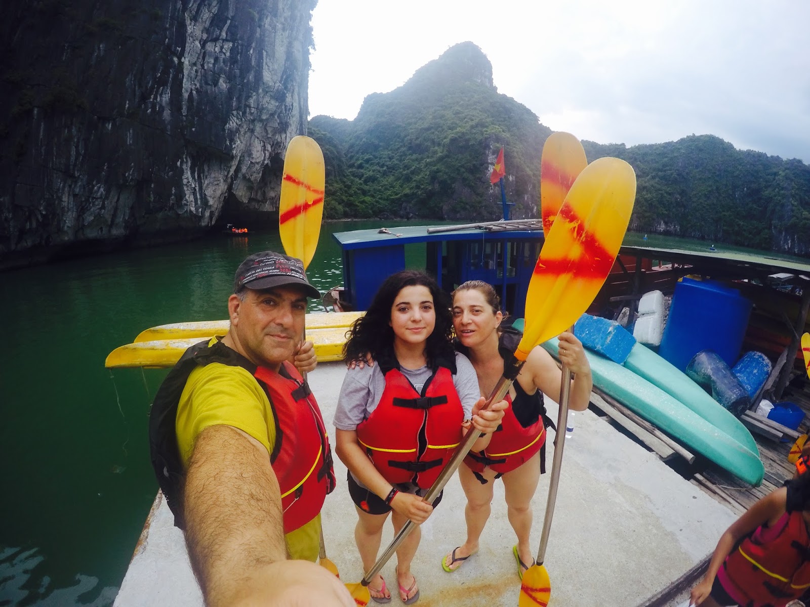 MIRAQUEBÉ: Bienvenidos a "LLoret Halong", la bahía llena hasta la ...