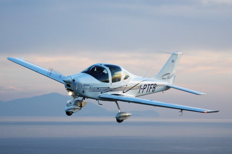 La Fuerza Aérea Argentina compró ocho aviones hechos en Rivadavia ...