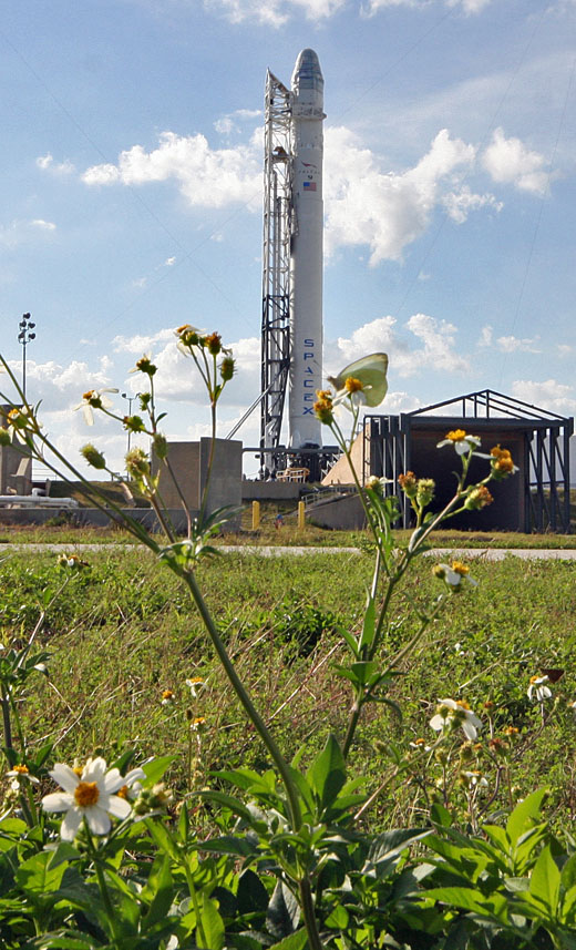 The Aerospace and Rocketry Blog: Falcon 9 Passes Fuel Up Test At KSC