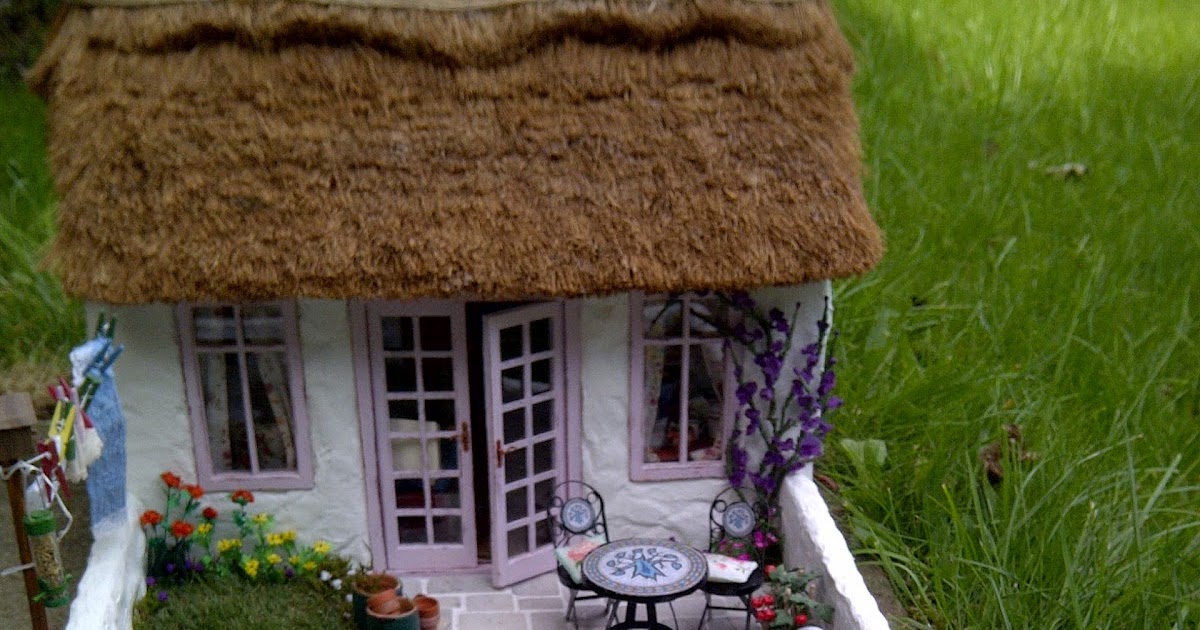 Teeny Tiny Things: Thatch Cottage - 1/12th scale miniature dolls house