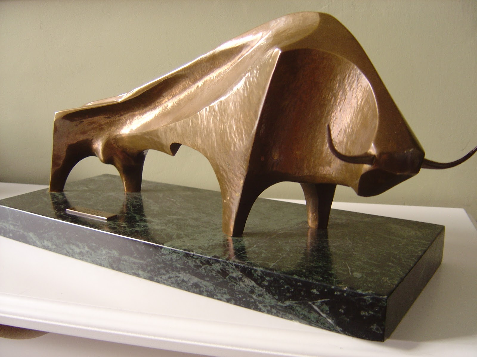 Wayne Colquhoun: Arthur Dooley Bull-Piece of the Week.