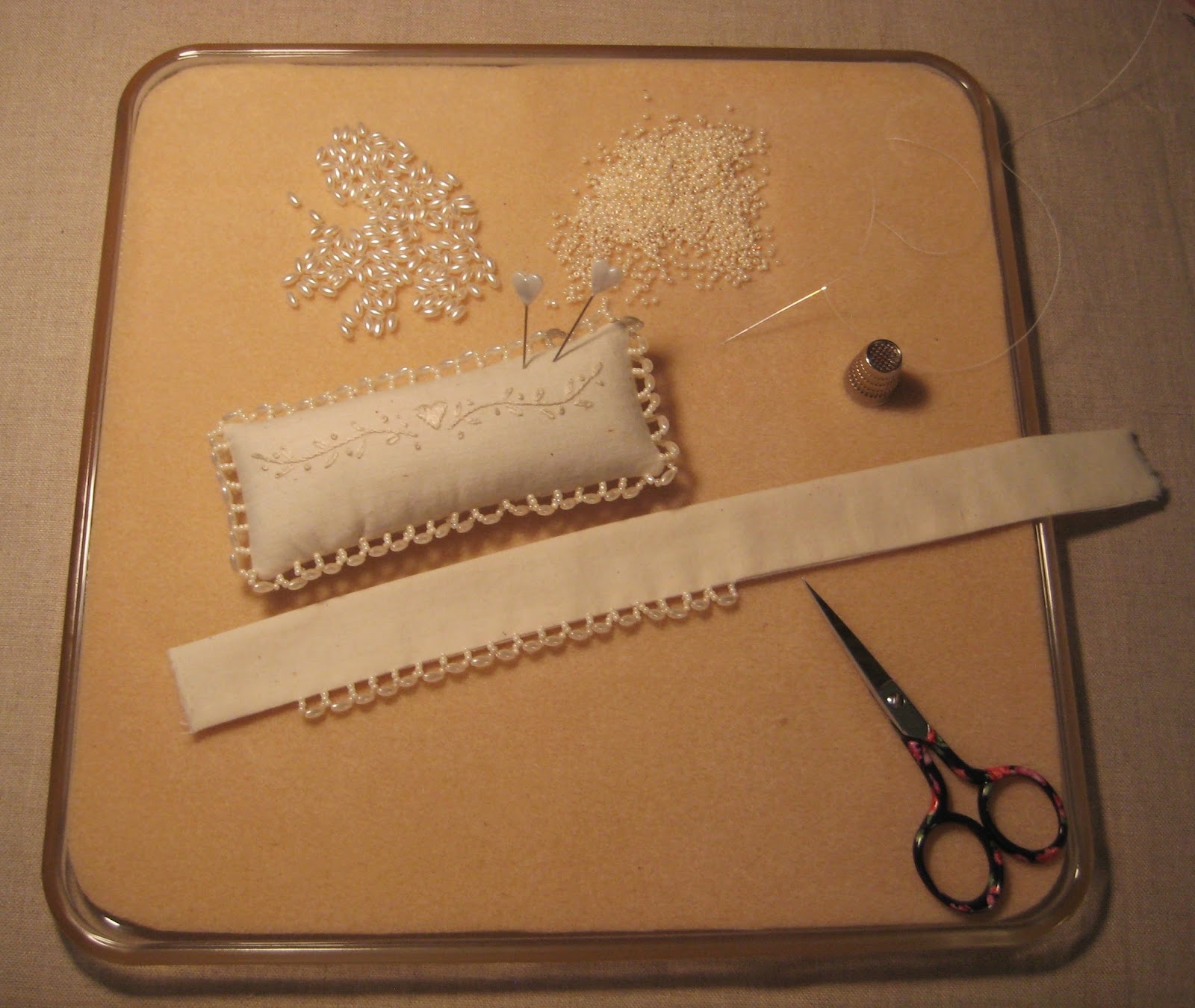 Bird Nest On The Ground: A Beaded Edge Tutorial for Louise