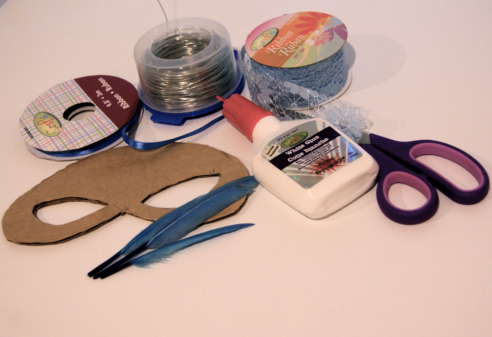 A LoVely Story: DIY Masquerade Mask