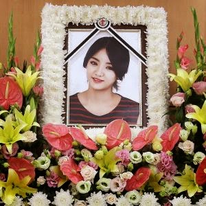 Eunbi & Rise- Ladies Code