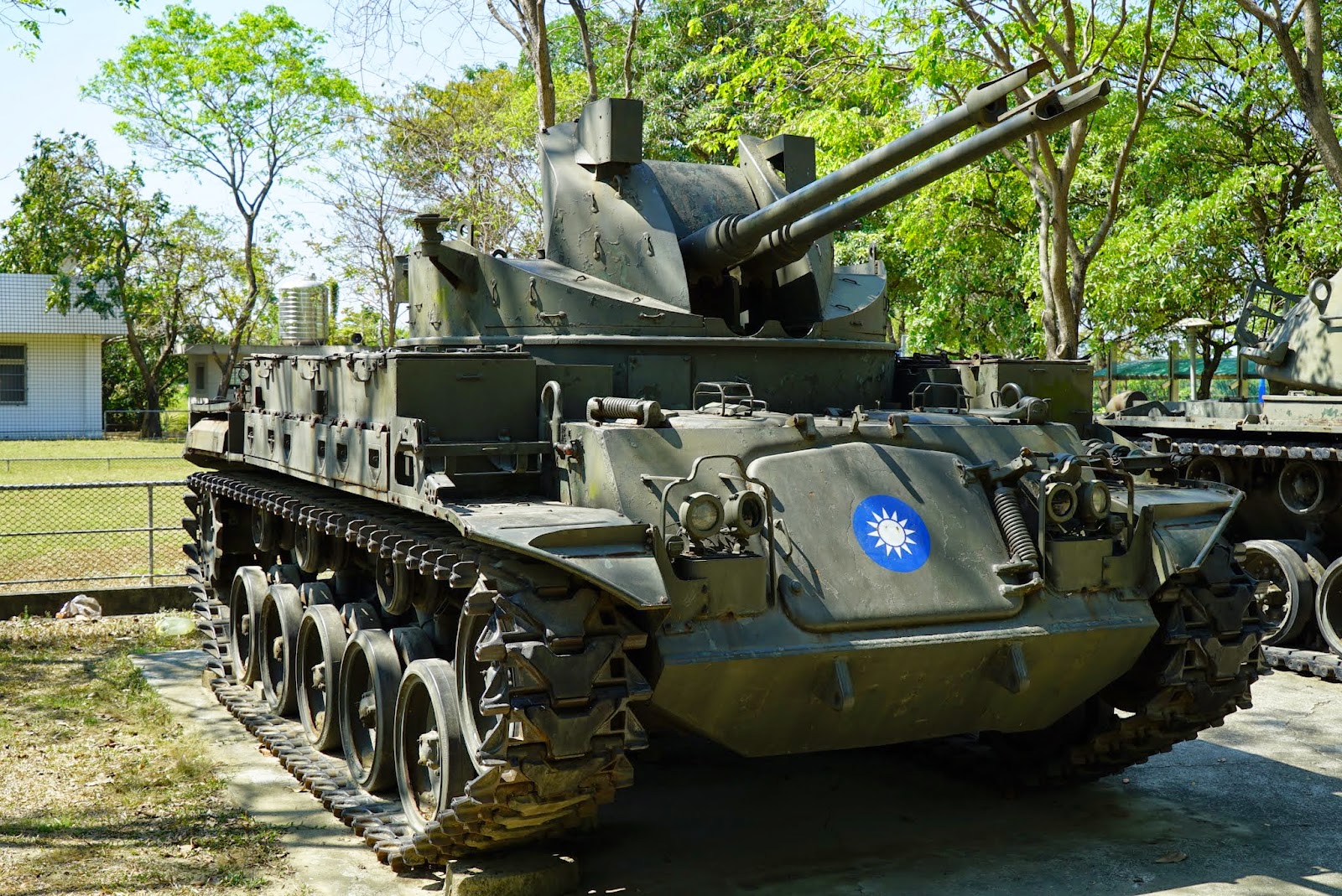 Blair's 軍事,警察及消防攝影: M42 Duster 雙管防砲戰車