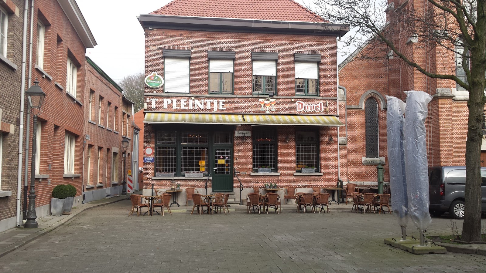 Lillo, mini village by the Scheldt