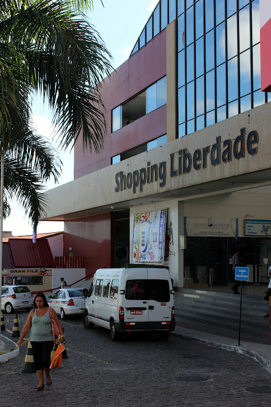 Carlos Corrêa Ribeiro Luz & Arquitetos Associados: Shopping Liberdade