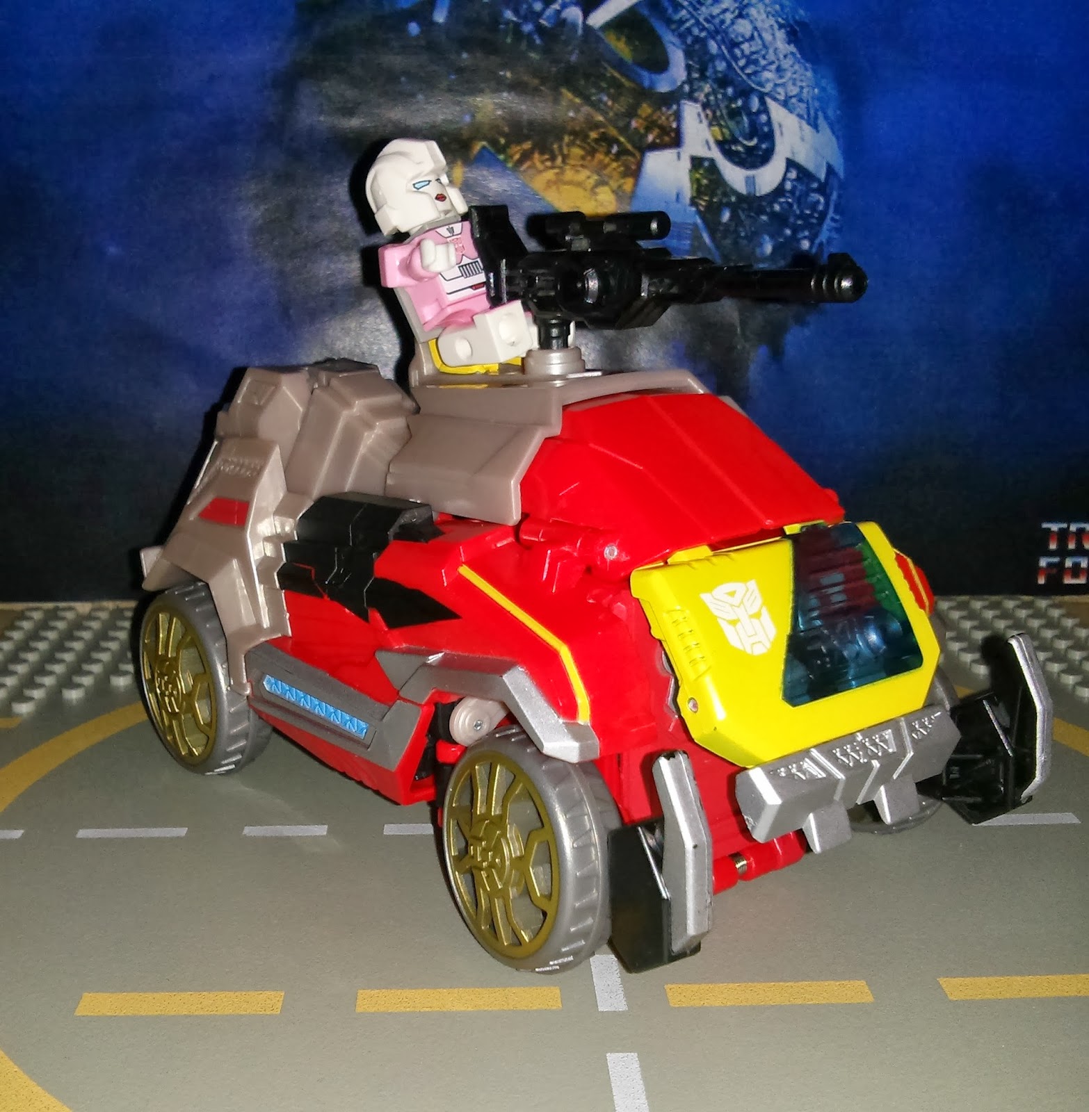 Toybox Soapbox: Transformers Generations Blaster and Steeljaw Review