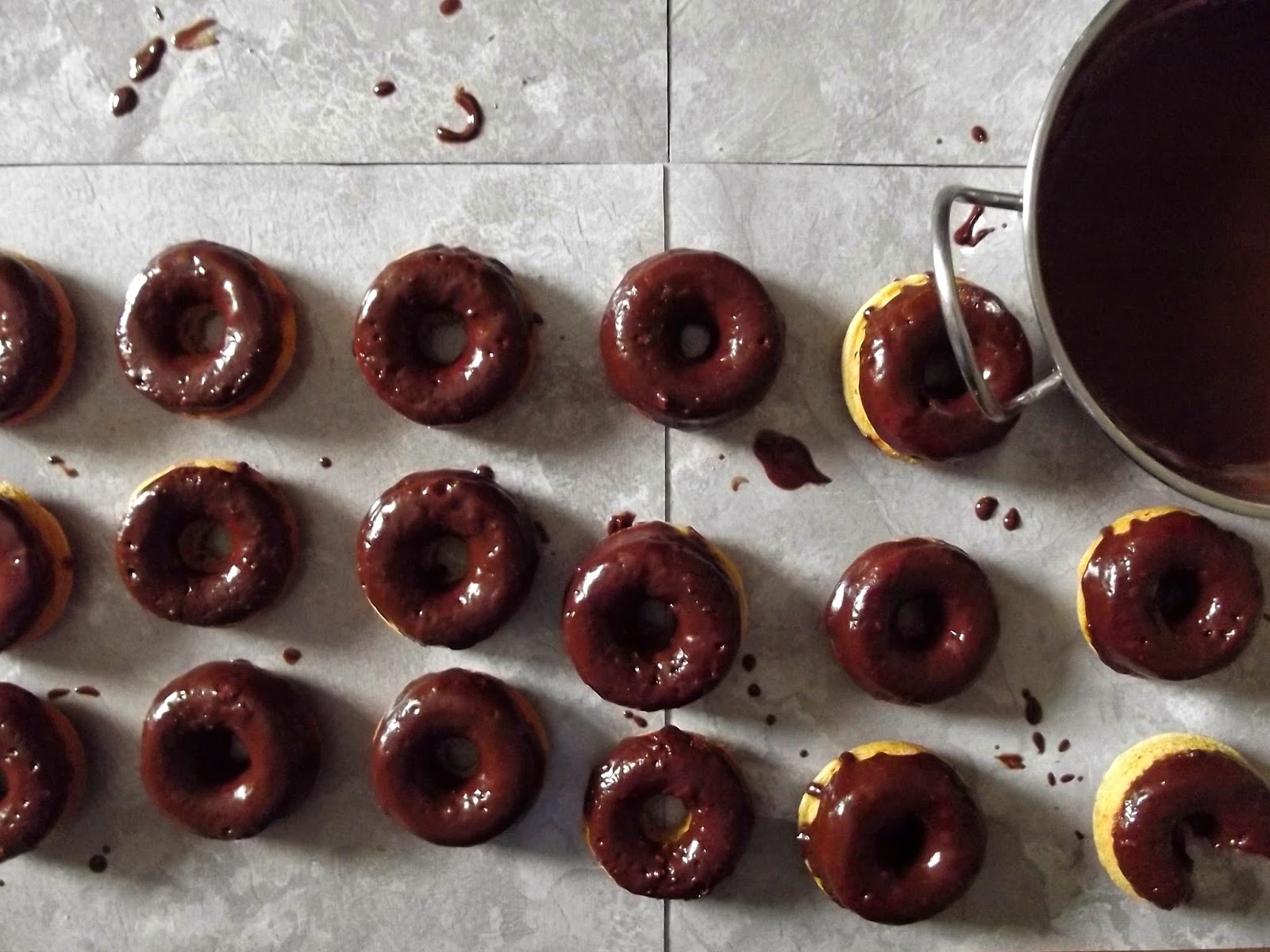 A Squeeze More Lemon: Oven Baked Mini Chocolate Doughnuts