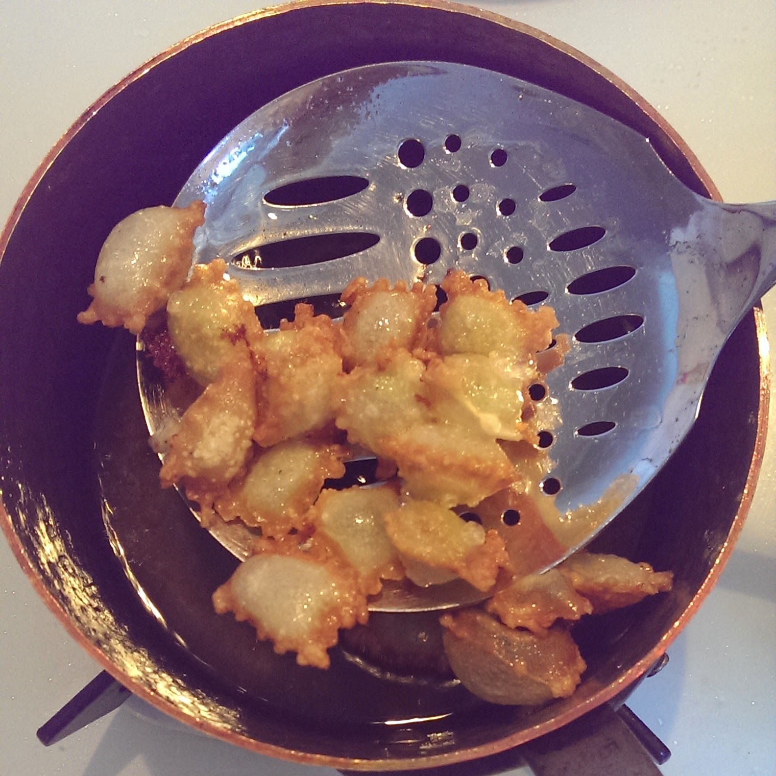 La Dinette de Nelly: Ravioles frites {Apéro express par Thomas Clouet}