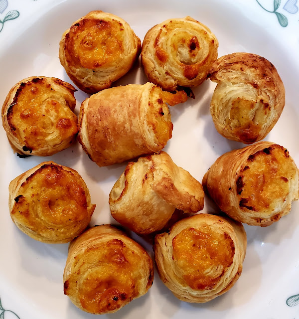 Pinwheels With Mashed Potato & Cheese