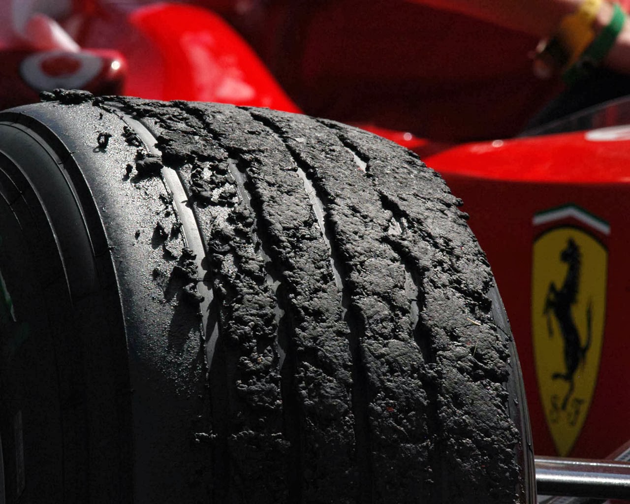 The French Autodrome: Pneumatiques F1 / F1 Tyres