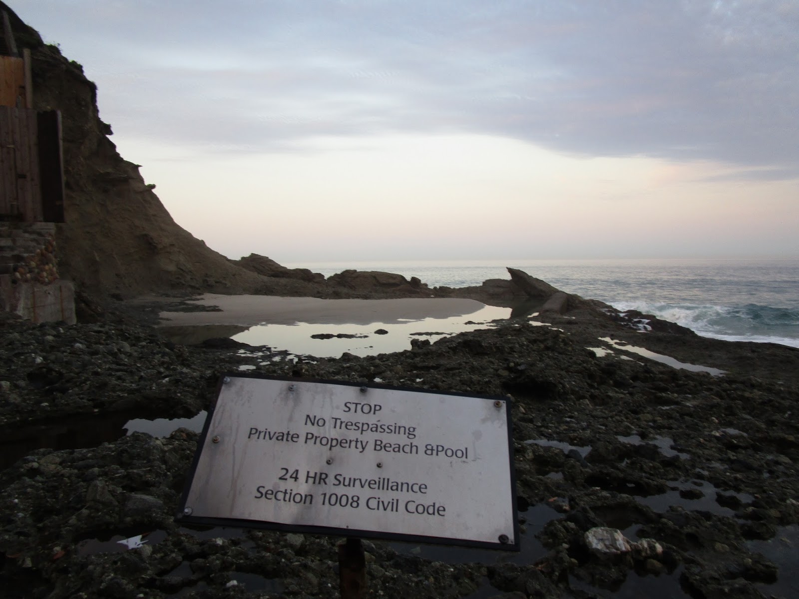 Iron Hiker: Sea Cave at Thousand Steps Beach