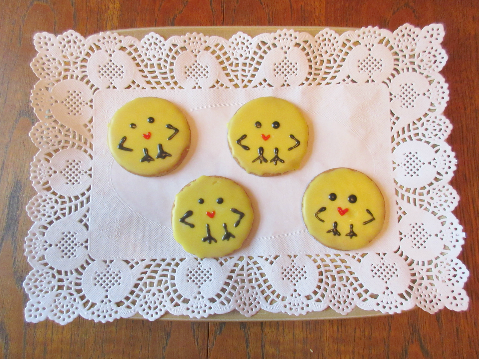 3 Super Easy Easter Biscuit Decoration Ideas | Emily Bashforth