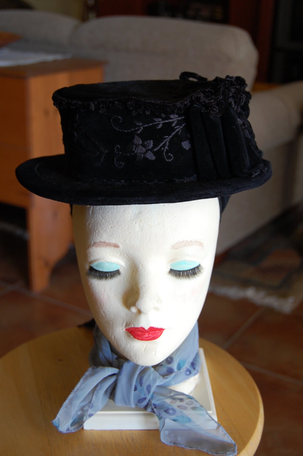 My Artistic Side: Victorian riding hats!