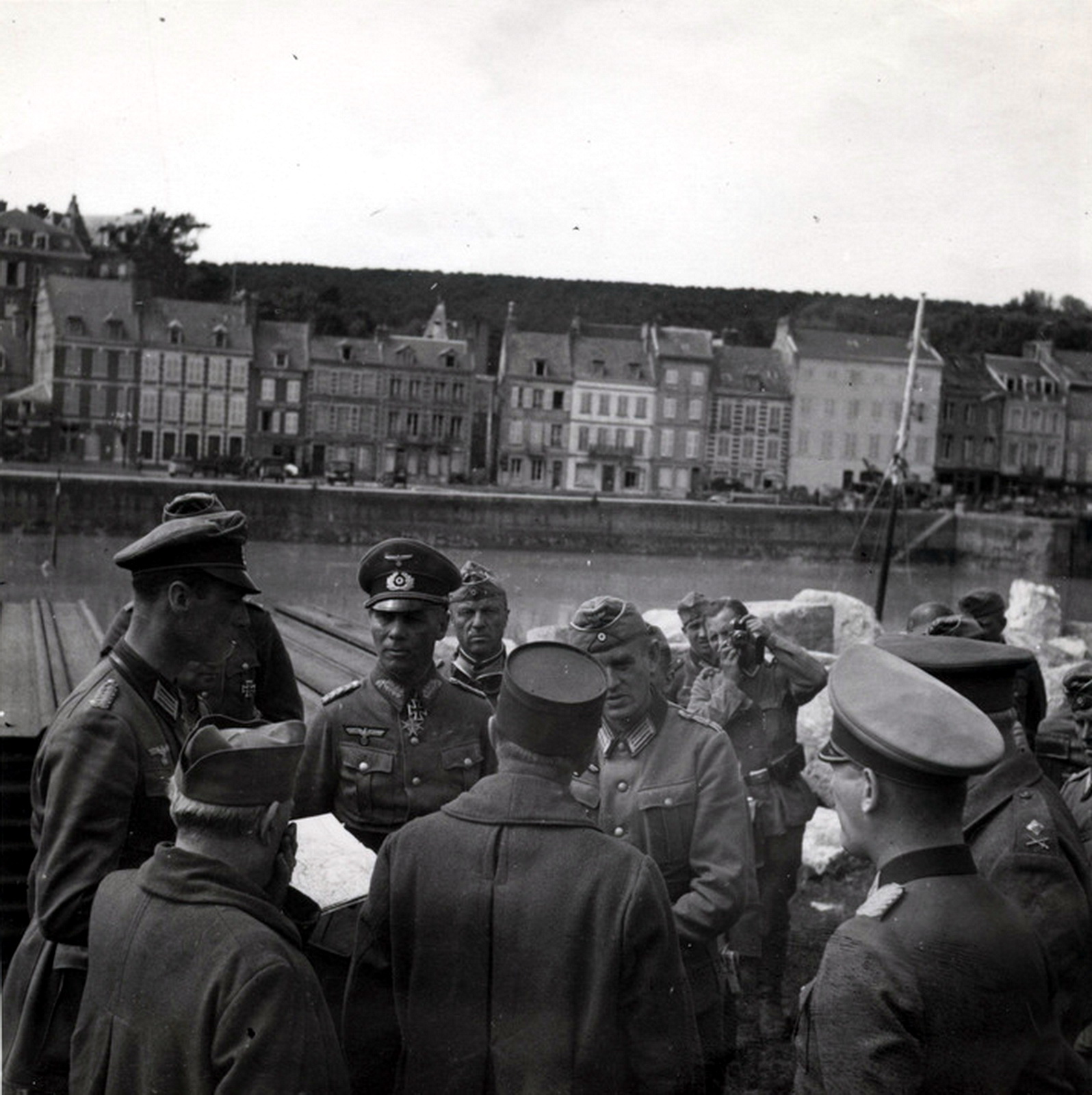 NAZI JERMAN: Foto Erwin Rommel Sebagai Komandan 7. Panzer-Division