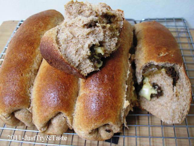 Obsesi Roti 8: Roti Gandum Isi Daging Cincang dan Keju | Just Try & Taste