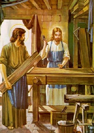 praying and meditating the holy rosary with the family five mysterious ...