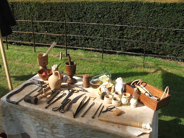 Mole's Genealogy Blog: Souvenir Saturday: Medieval Medical Instruments