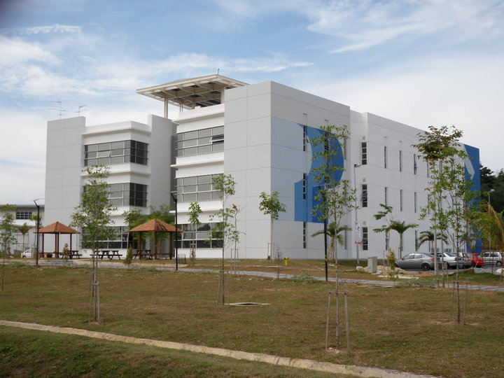 Introduction of Universiti Teknikal Malaysia Melaka (UTeM) | that is tat...