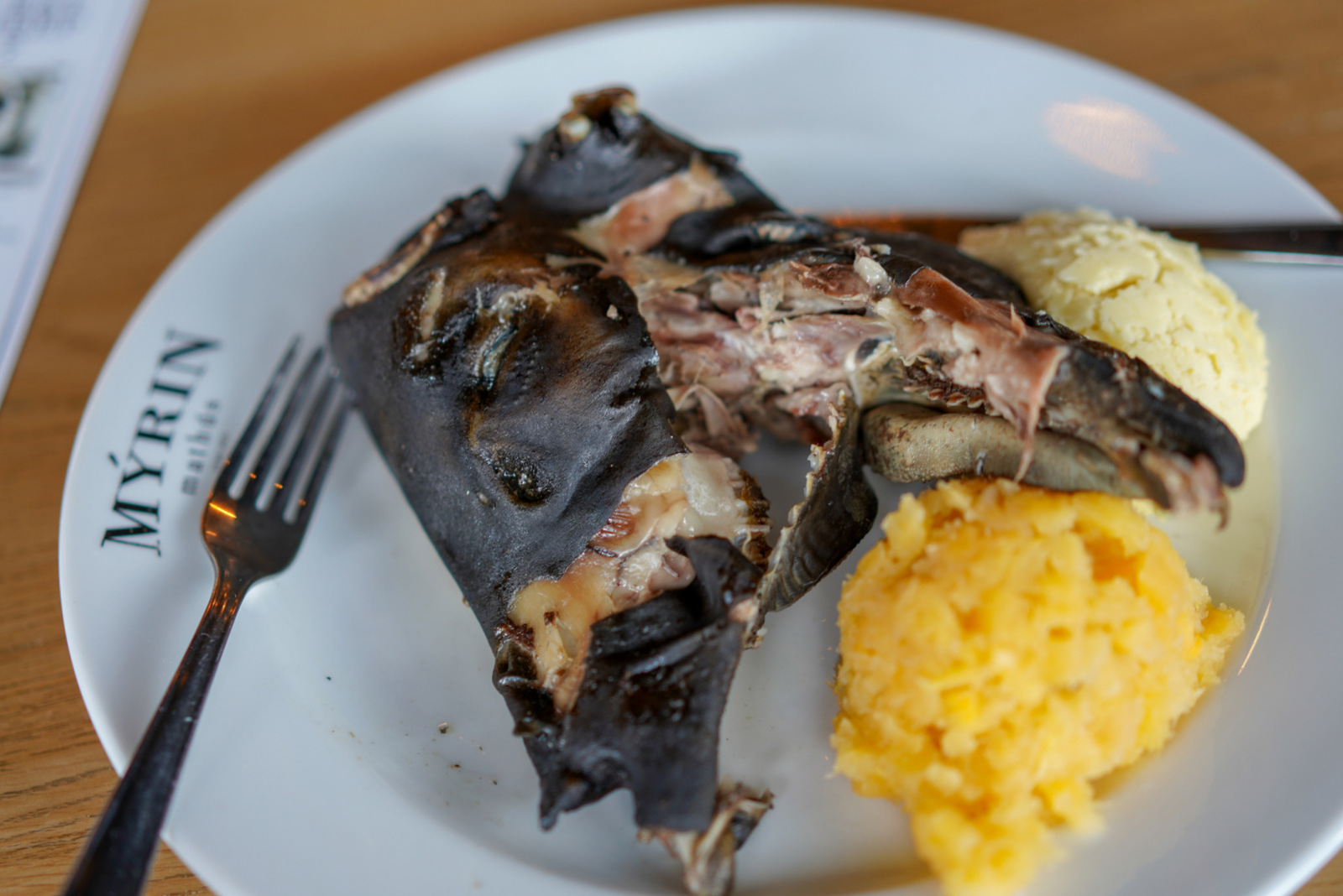 Myrin Mathus, Iceland