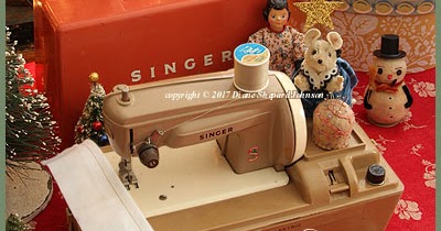 Corgyncombe Courant: My Own Little Sewing Machine!