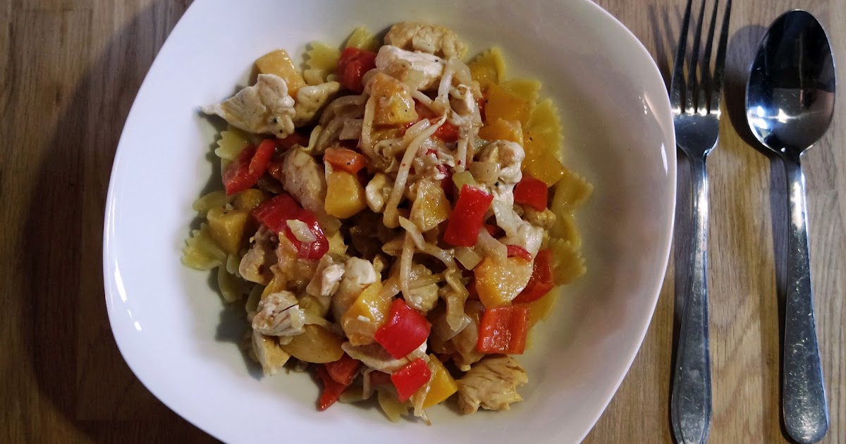 Kitchen Elf: Pindasaus met kip, perzik en zoete puntpaprika voor bij ...