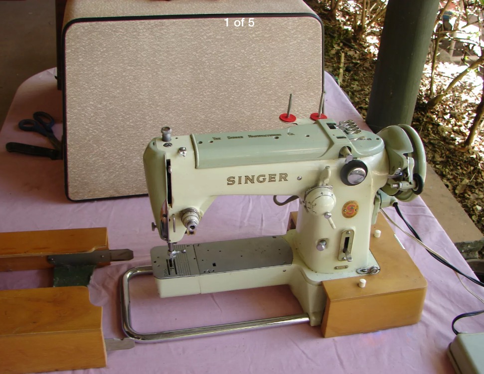 Machine: 1959 Singer 320K-2 Electric