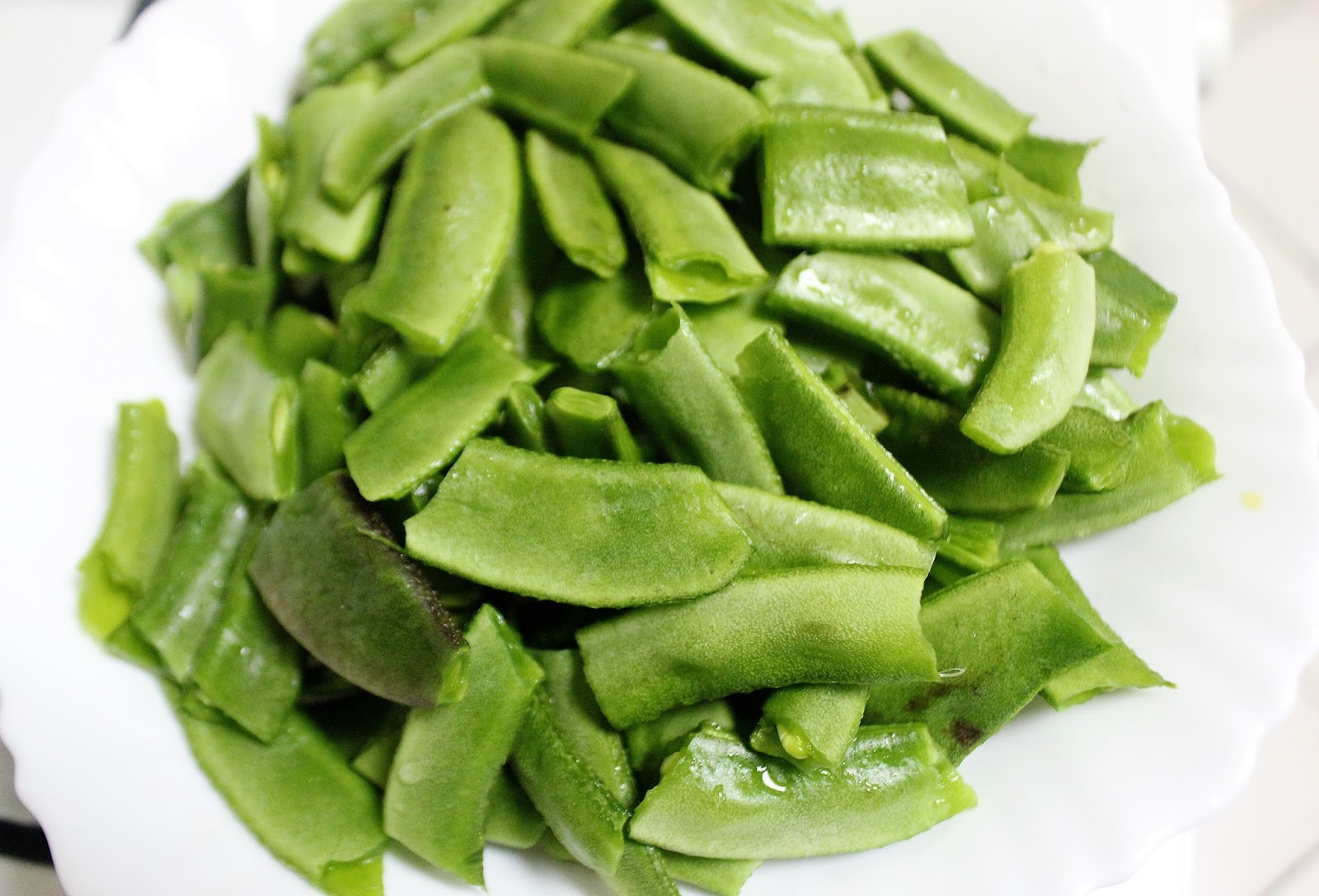 Bethica's Kitchen Flavours: Sheem Paturi (Flat Beans Curry - Bengali ...