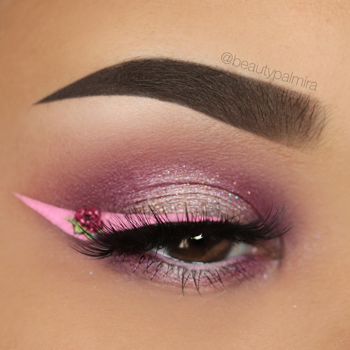 Rose Eyeliner - Beauty Palmira
