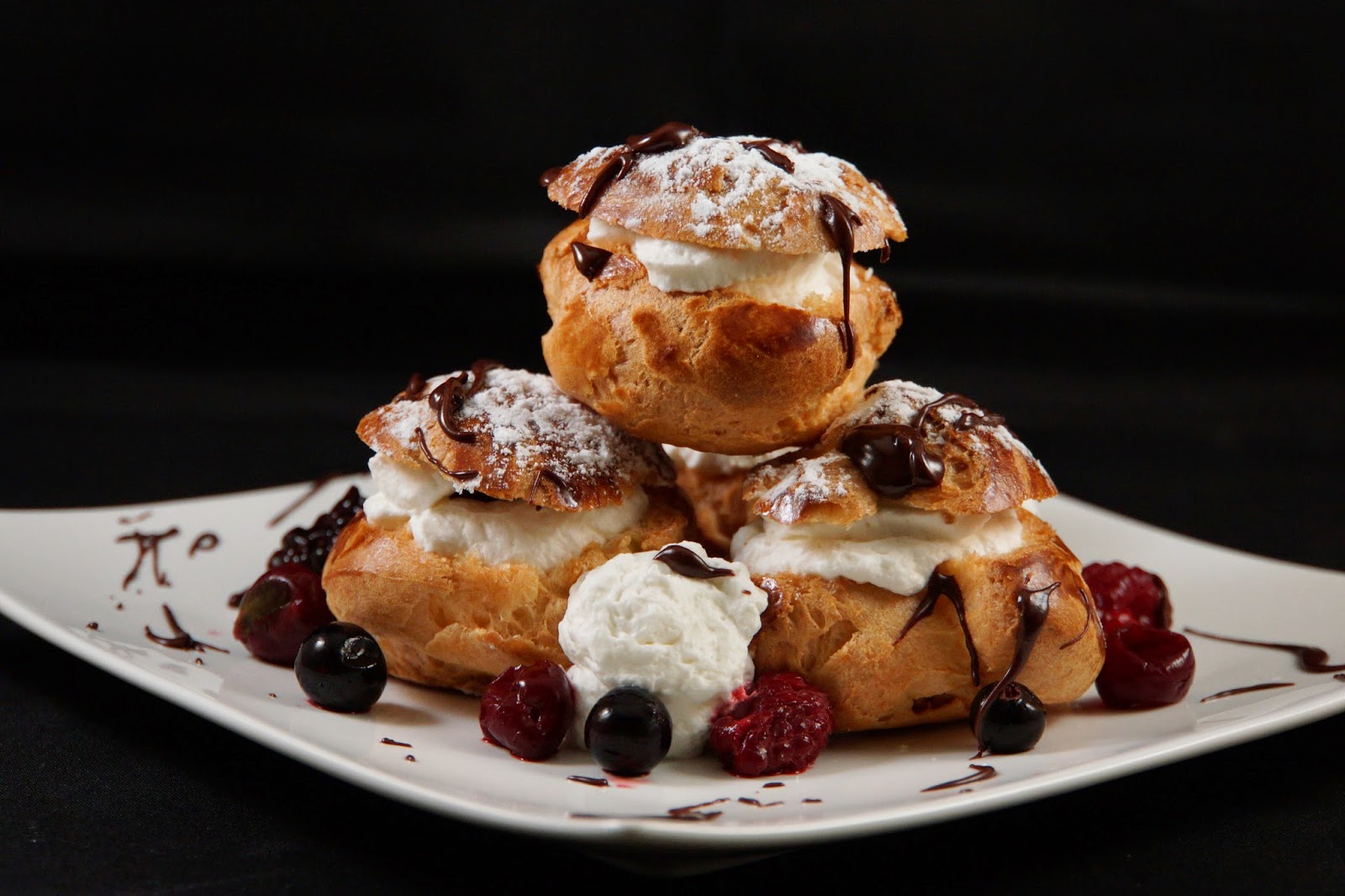 Choux Chantilly aux fruits rouges