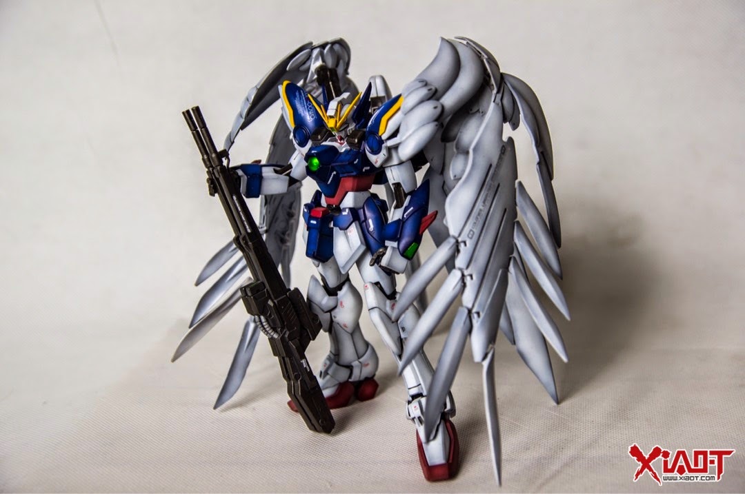 Gundam Family: MG 1/100 XXXG-00W0 Wing Gundam Zero Custom Painted Build