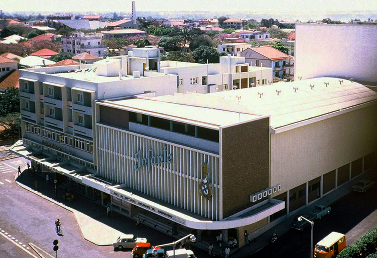 Cinema Infante (depois Charlot) em Lourenço Marques (actual Maputo) dos ...