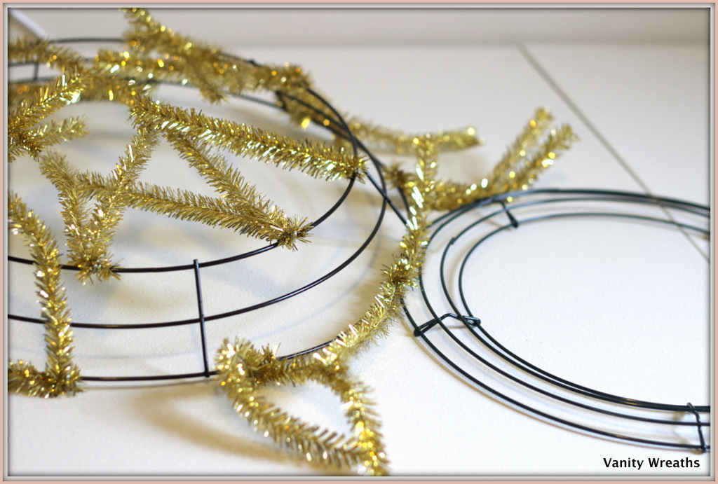 Vanity Wreaths: Make a Wreath Form for a Deco Mesh Wreath