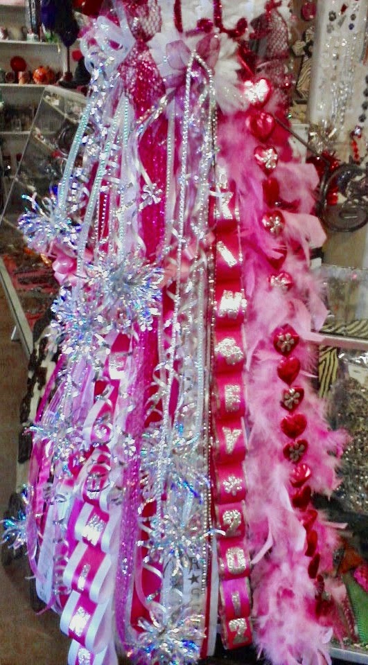 The Domestic Curator: More Big Ole Texas Homecoming Mums