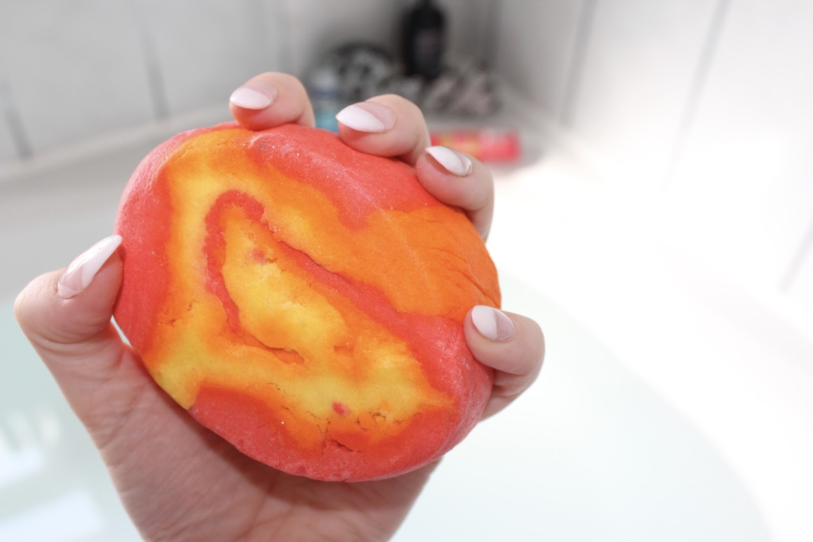 Mini Lush Review: Brightside Bubble Bar – Capture Ever After