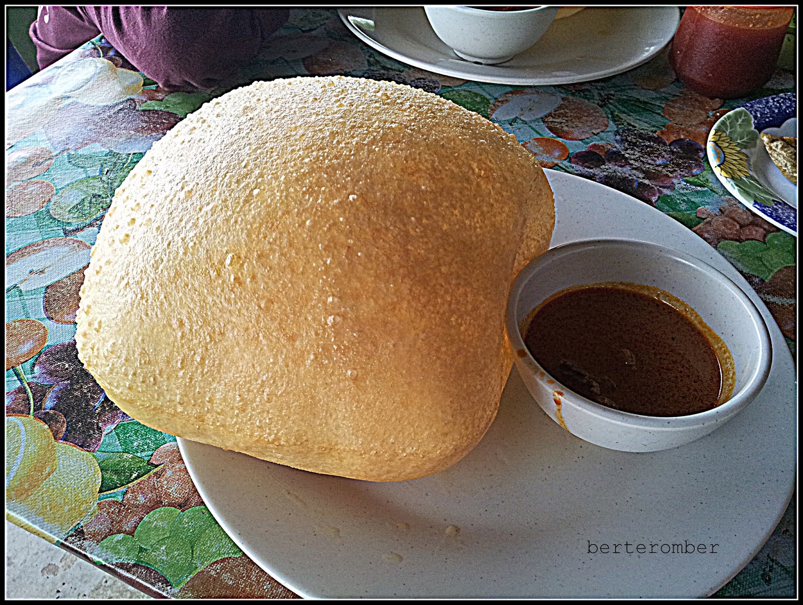 BERTEROMBER: Roti Arab Mersing