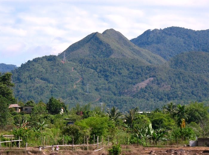 Mount Wakid : A Mountain in Sunsuron ~ Joe Lorenzo