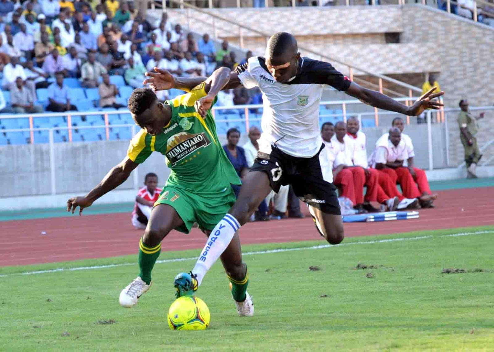 STRAIKA: YANGA YAIVUTA MKIA SIMBA KILELENI, YONDANI AREJEA UWANJANI KWA ...