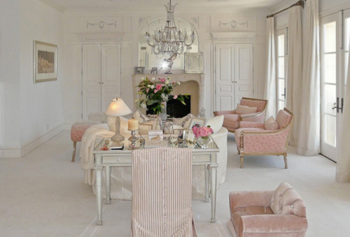 Beautiful Interiors and 18th Century Style: Lisa Vanderpump Style!