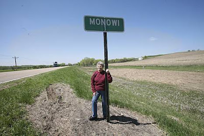 Monowi Kota Yang Berpenduduk Hanya Satu Orang | Aspal Putih