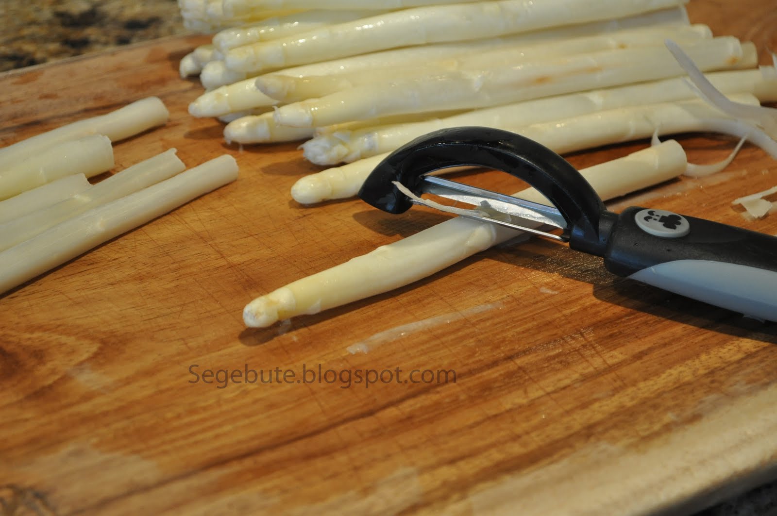 SEGEBUTĖS UŽRAŠAI: Šparagai arba smidrai