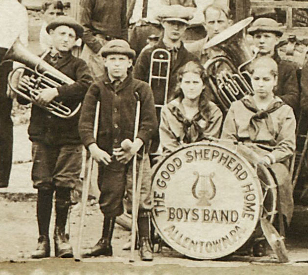 TempoSenzaTempo: Clover the Horse and the Boys Band