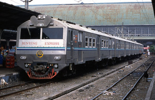 Apapun Jadi: KRL Rheostatik seri 115 versi stainlis