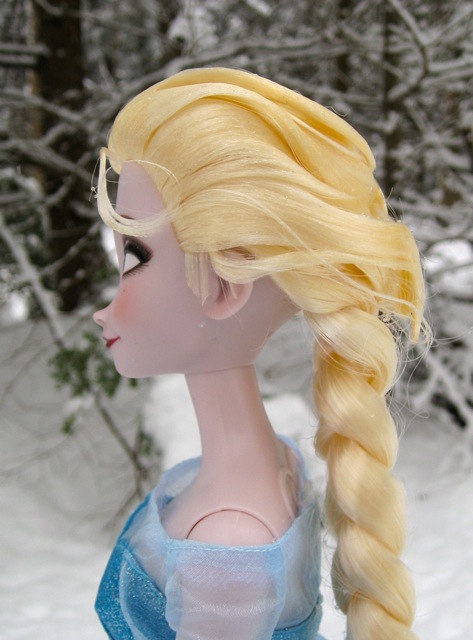 The Disney Store's "Singing Elsa" Doll from the Movie "Frozen" | The ...