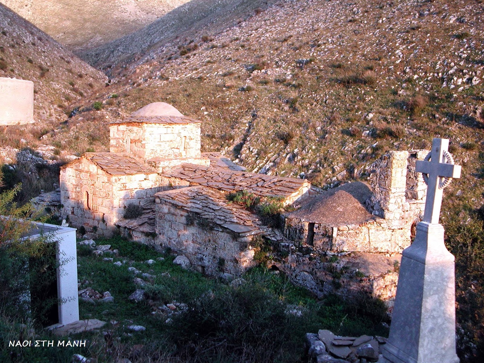 ΝΑΟΙ ΣΤΗ ΜΑΝΗ: ΔΙΠΟΡΟ (ΑΗ ΣΤΡΑΤΗΓΟΣ )