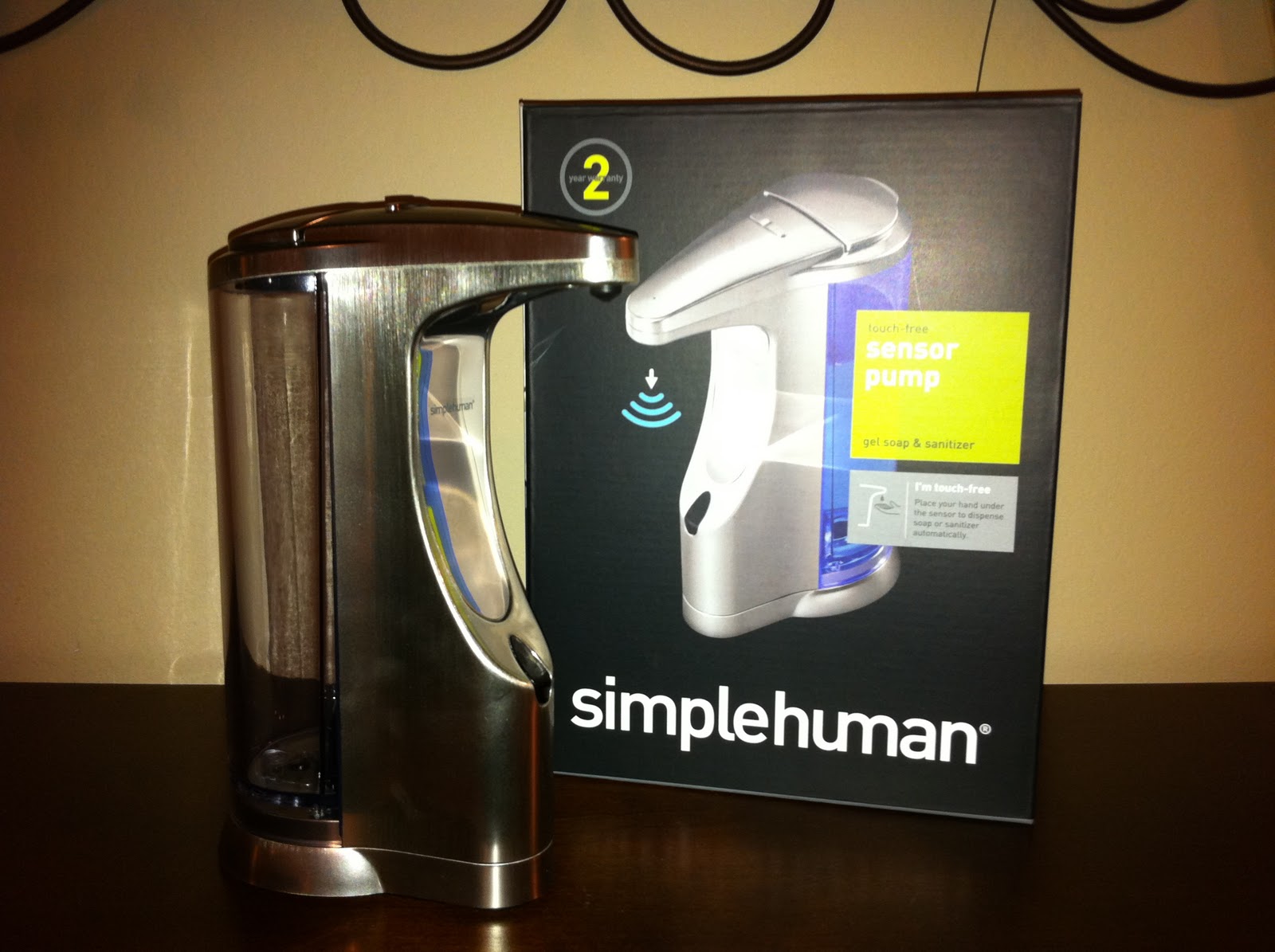 Victoria's Voice: Simplehuman Sensor Pump Review