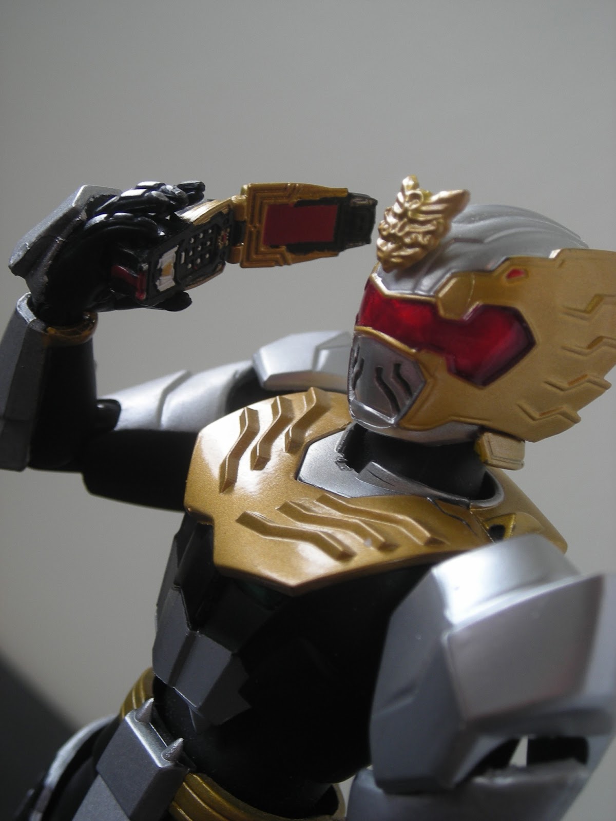 My Shiny Toy Robots: Toybox REVIEW: S.H. Figuarts Gosei Knight
