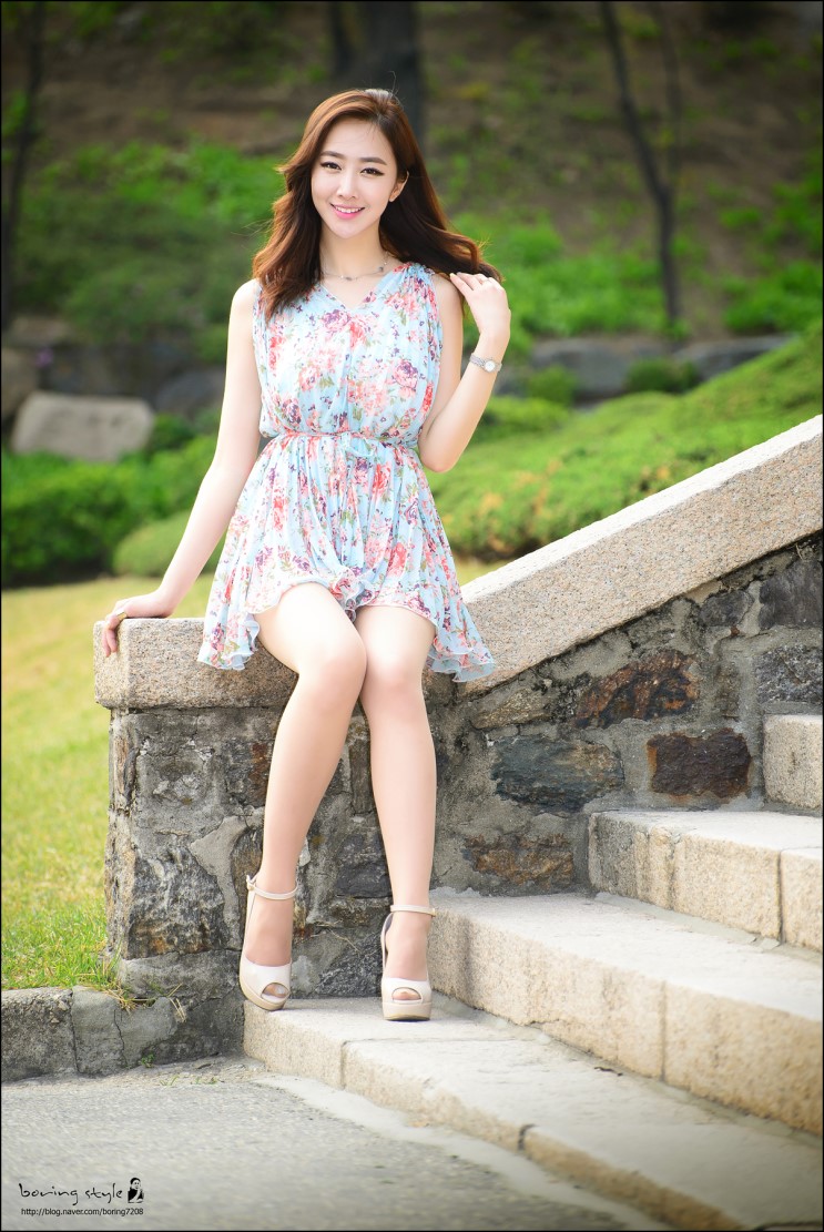 FinlandCar.com: Model Shin Haeri’s outdoor photoshoot Part 1